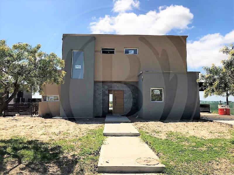 Venta de Casa en El Canton, Escobar | Bustamante Propiedades